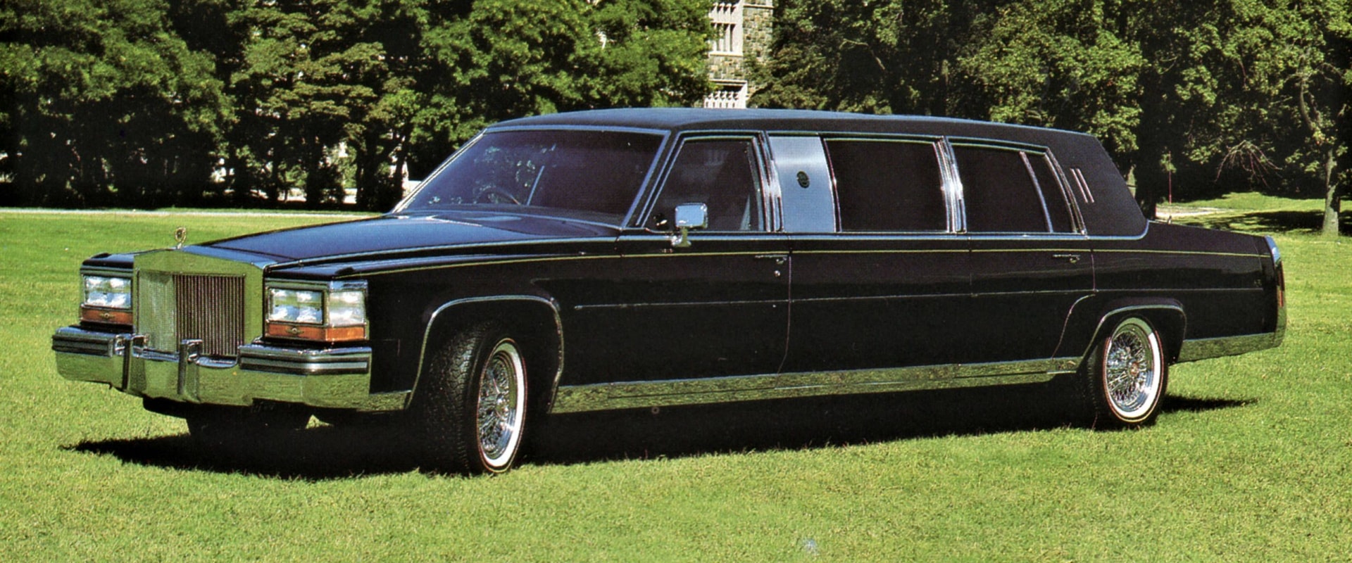 The History of the Limousine: From Horse-Drawn Carriages to Luxury Cars